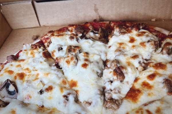 A Local’s Guide To The Best Pizza In Council Bluffs - Let's Go Iowa
